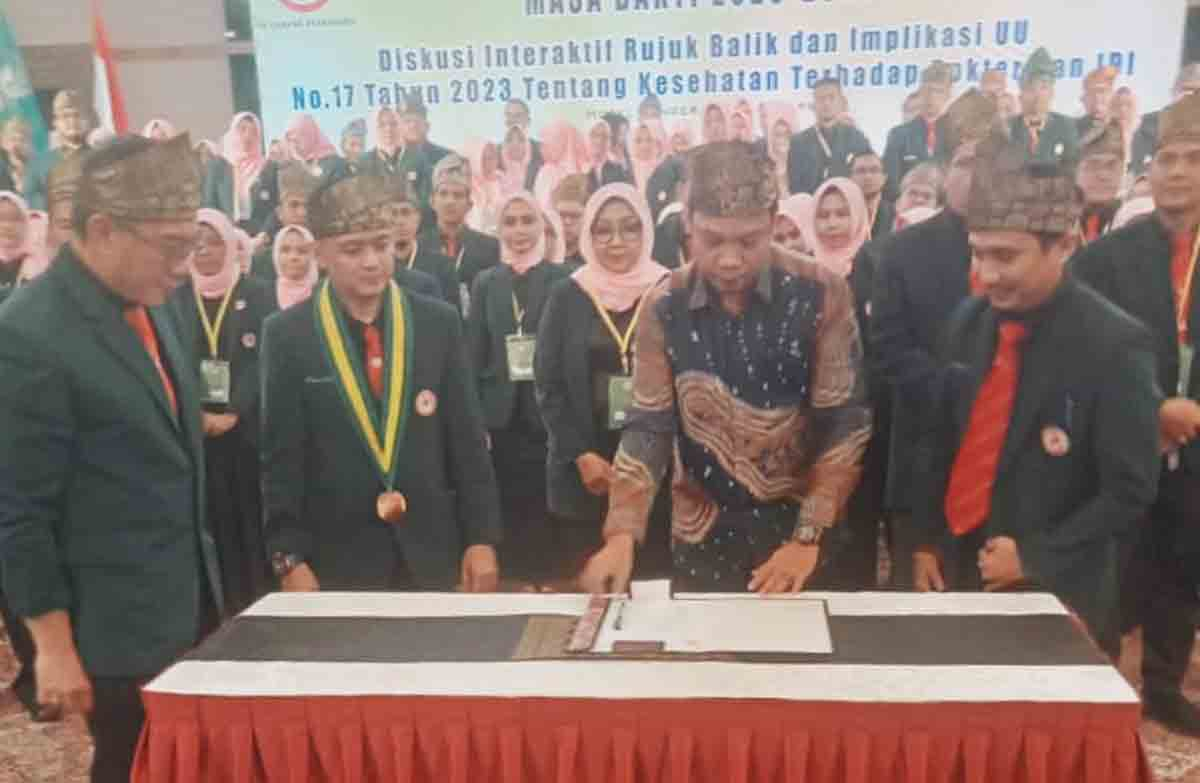 GoRiau - Dr dr Tubagus Odih Resmi Pimpin IDI Cabang Pekanbaru 2023-2026