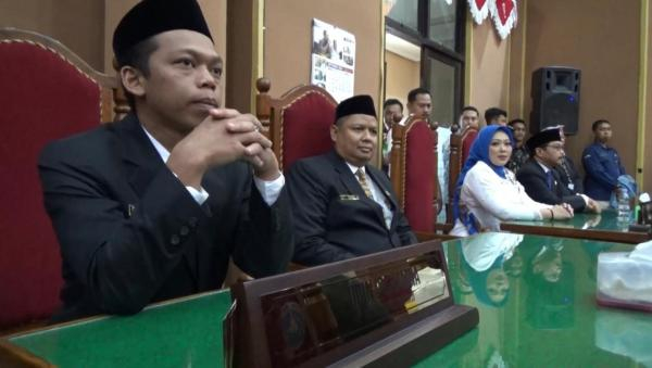 GoRiau - Hanya Peroleh 78 Suara, Udin Ikut Dilantik Jadi Anggota DPRD ...
