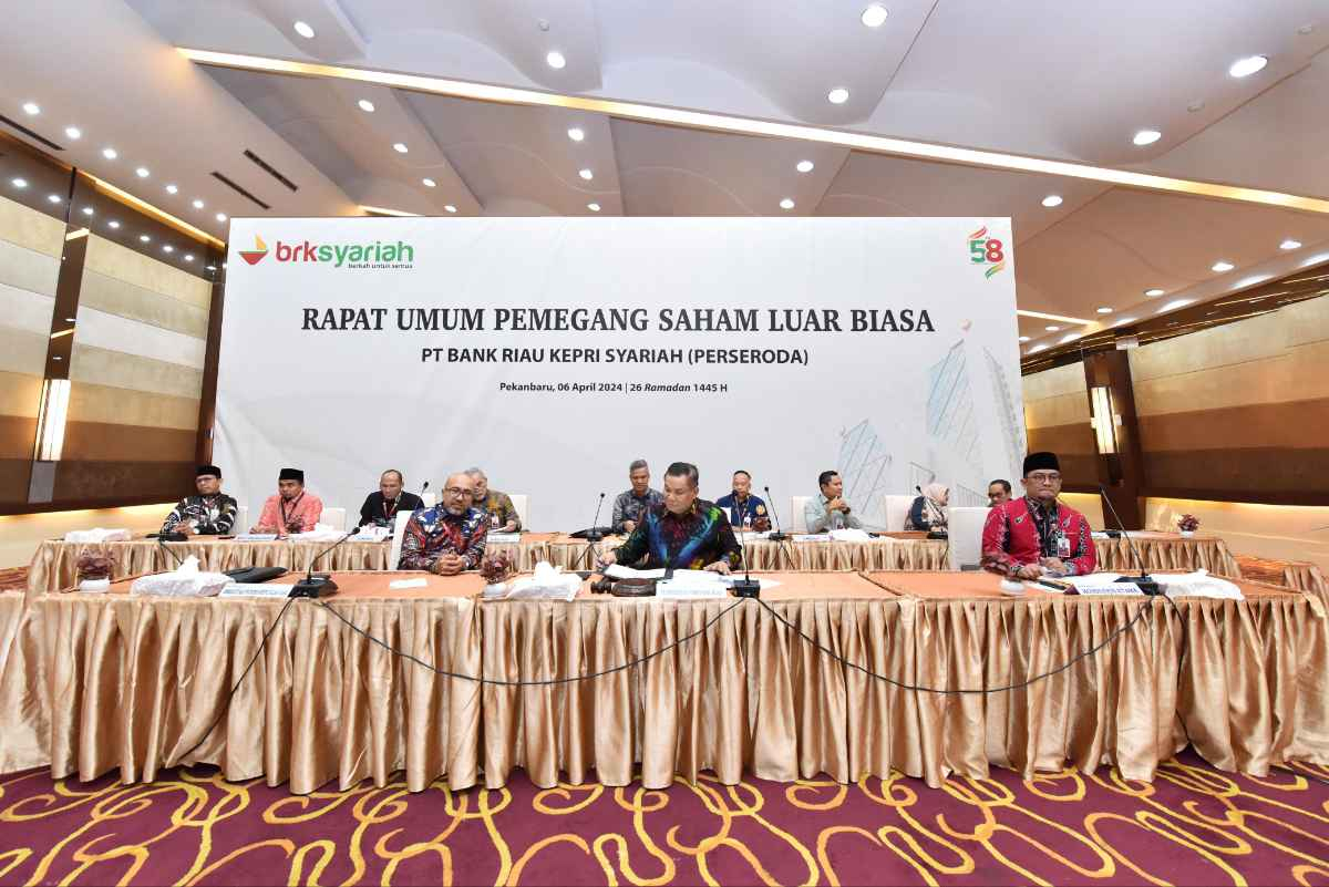 GoRiau - RUPSLB Bank Riau Kepri Syariah Berjalan Lancar, Pemegang Saham Setuju Perpanjang Masa ...