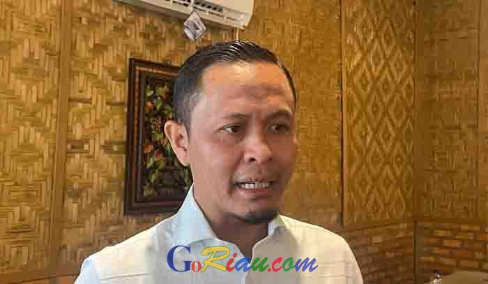 GoRiau - Jika Tepilih Jadi Walikota Pekanbaru, Agung Nugroho akan Sediakan Mobil Antar Jemput ...