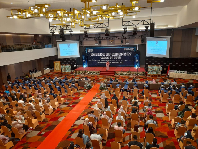 GoRiau - Perdana Pasca Pandemi, Perayaan Wisuda ICS Berlangsung Meriah ...