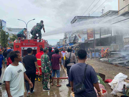 Pajak Lama Rohil Terbakar, Kerugian Capai Rp4,5 Miliar - Sumber : GoRiau.com - BeritaSatu Network