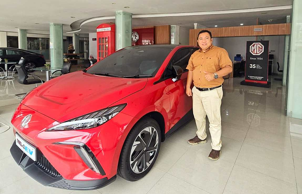 GoRiau - Sambut Imlek 2025, MG Pekanbaru Hadirkan Mobil Listrik 4EV ...