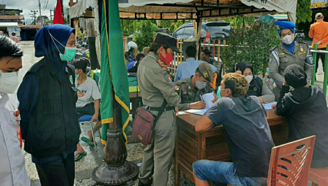 GoRiau - Tak Pakai Masker, 12 Warga Tembilahan Terjaring Razia Prokes