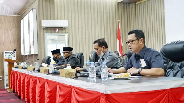 GoRiau - Fraksi-fraksi DPRD Sampaikan Pandangan Umum Terhadap Ranperda Tentang APBD Kepulauan ...