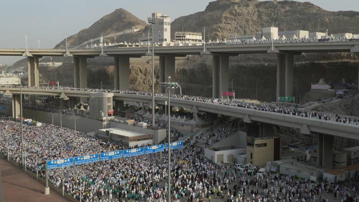 GoRiau - Jutaan Jamaah Haji Melontar Jumrah Ula dan Wustha pada Hari ...