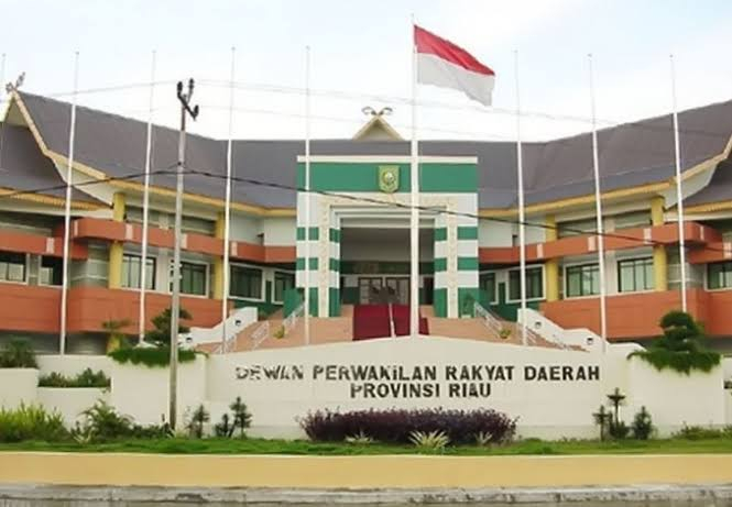 GoRiau - Baru Dilantik, Dua Anggota DPRD Riau dari Golkar Riau Segera di-PAW