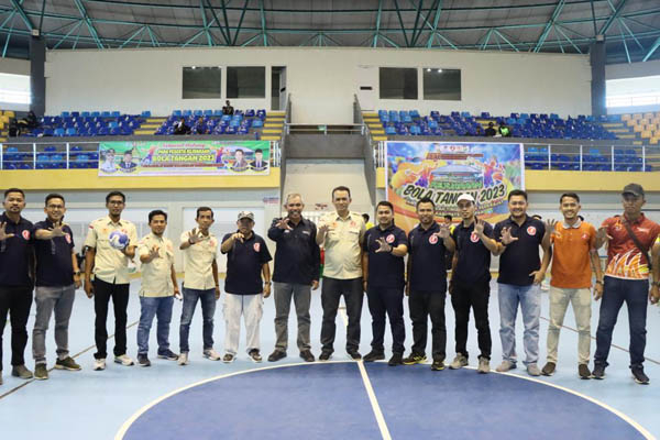 GoRiau - Ketua Umum ABTI Riau dan Pj Bupati Kampar Buka Kejuaraan Bola ... GoRiau - Ketua Umum ABTI Riau dan Pj Bupati Kampar Buka Kejuaraan Bola ...