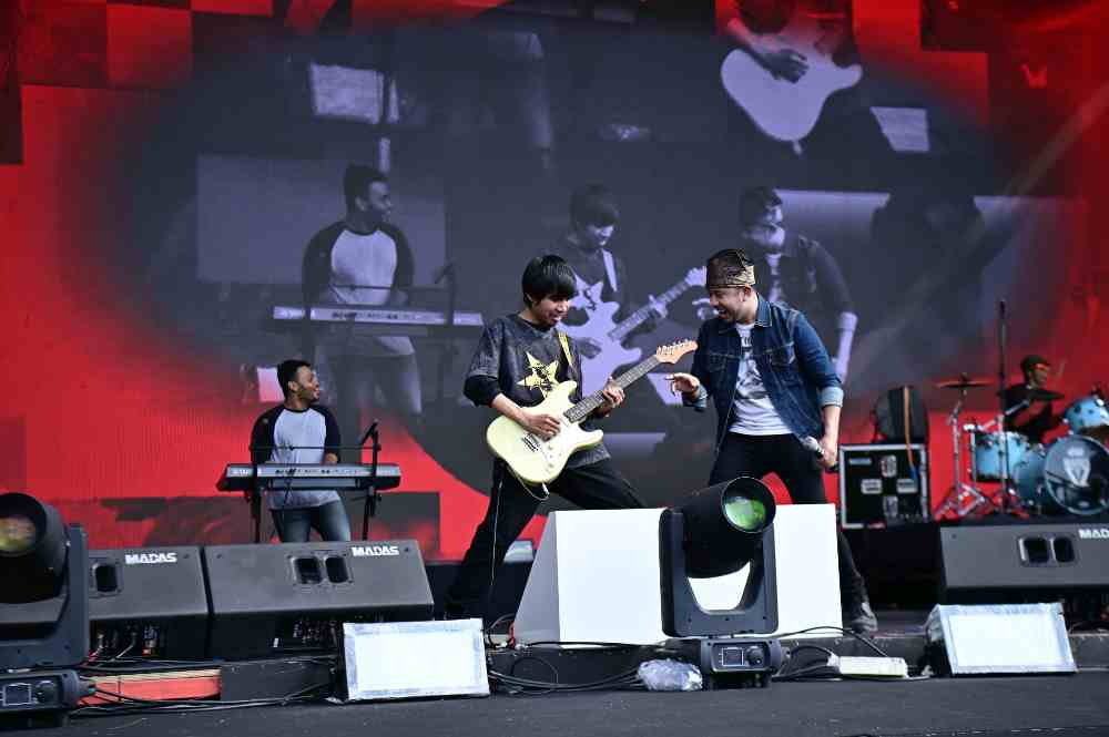 GoRiau - Panggung Kenduri Riau 2024 Jadi Sorotan, Band-Band Lokal Bius ...
