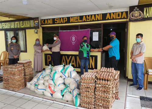 GoRiau - Fakultas Psikologi UIR, Polda Riau dan HIMPSI Bagikan Sembako ...