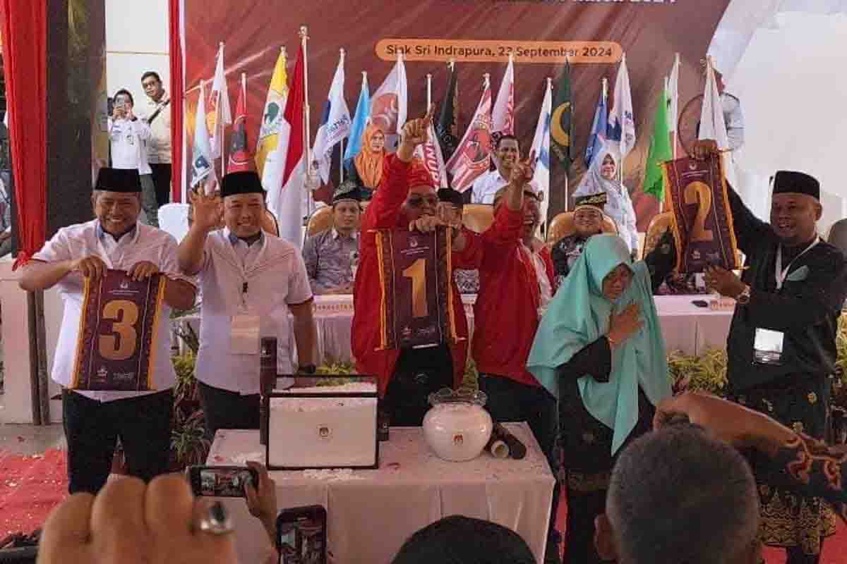 GoRiau - Ini Nomor Urut Tiga Paslon Bupati dan Wakil Bupati Siak 2024 GoRiau - Ini Nomor Urut Tiga Paslon Bupati dan Wakil Bupati Siak 2024