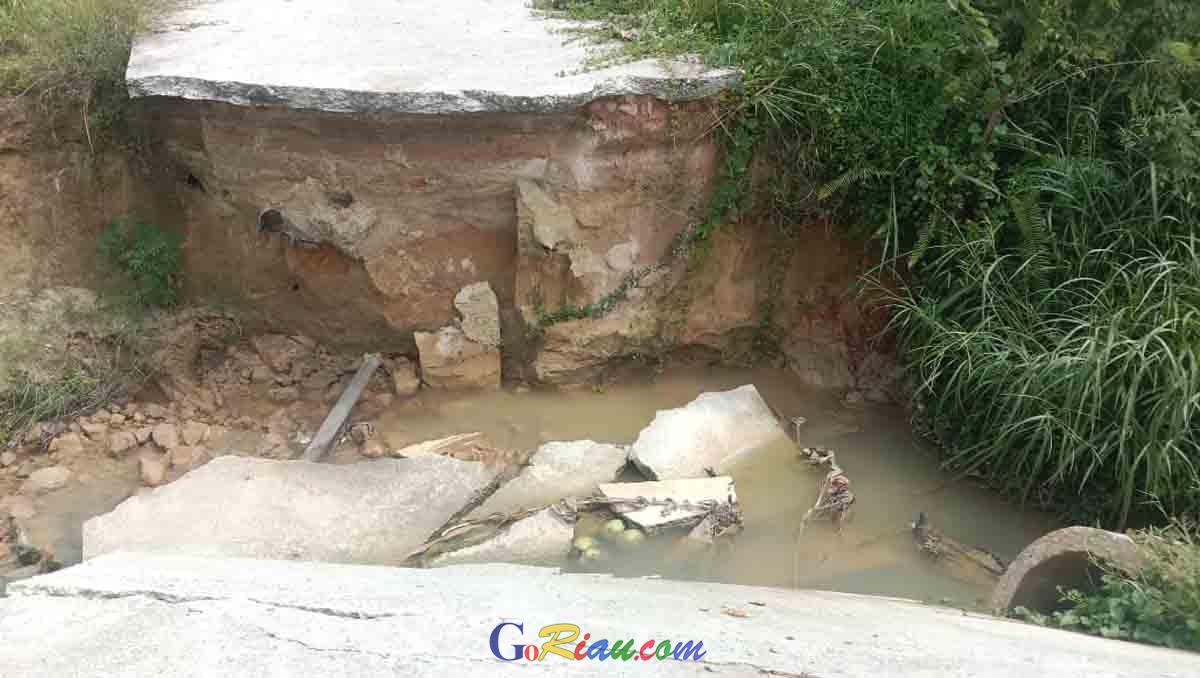GoRiau - Jalan Vital di Kelurahan Sialang Rampai Pekanbaru Terputus ... GoRiau - Jalan Vital di Kelurahan Sialang Rampai Pekanbaru Terputus ...