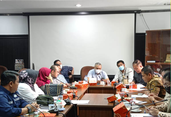 GoRiau - Komisi IV DPRD Pekanbaru Beri Waktu DLHK 15 Hari untuk Bersihkan Sampah