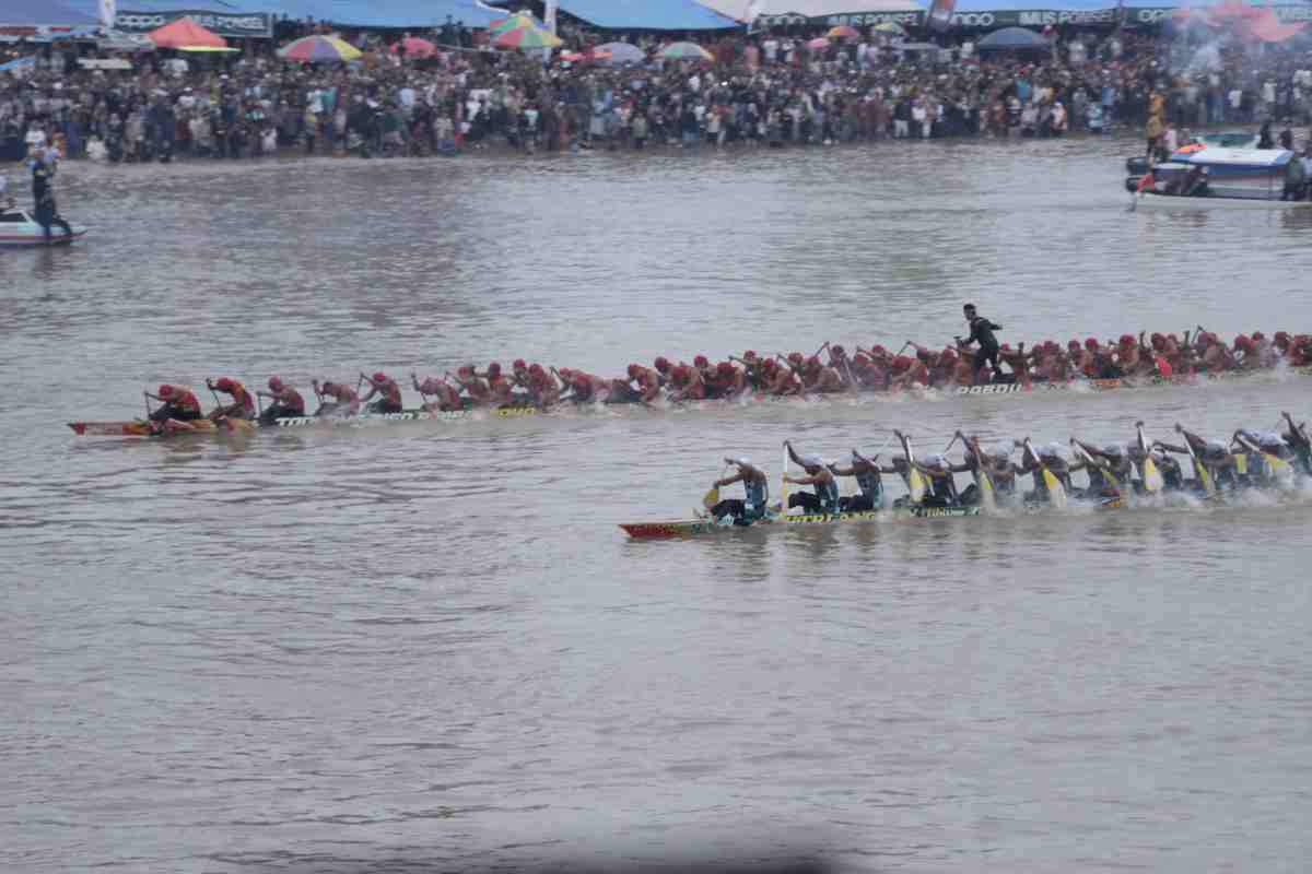 GoRiau - Putri Anggun Sibiran Tulang Juara Festival Pacu Jalur Nasional ...