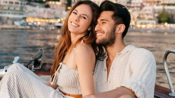 GoRiau - Usai Pacaran, Aktris Wulan Guritno Gugat Sabda Mahesa