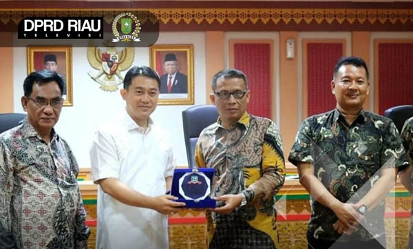GoRiau - Kunjungan Belajar Mahasiswa Malaysia ke DPRD Provinsi Riau ...
