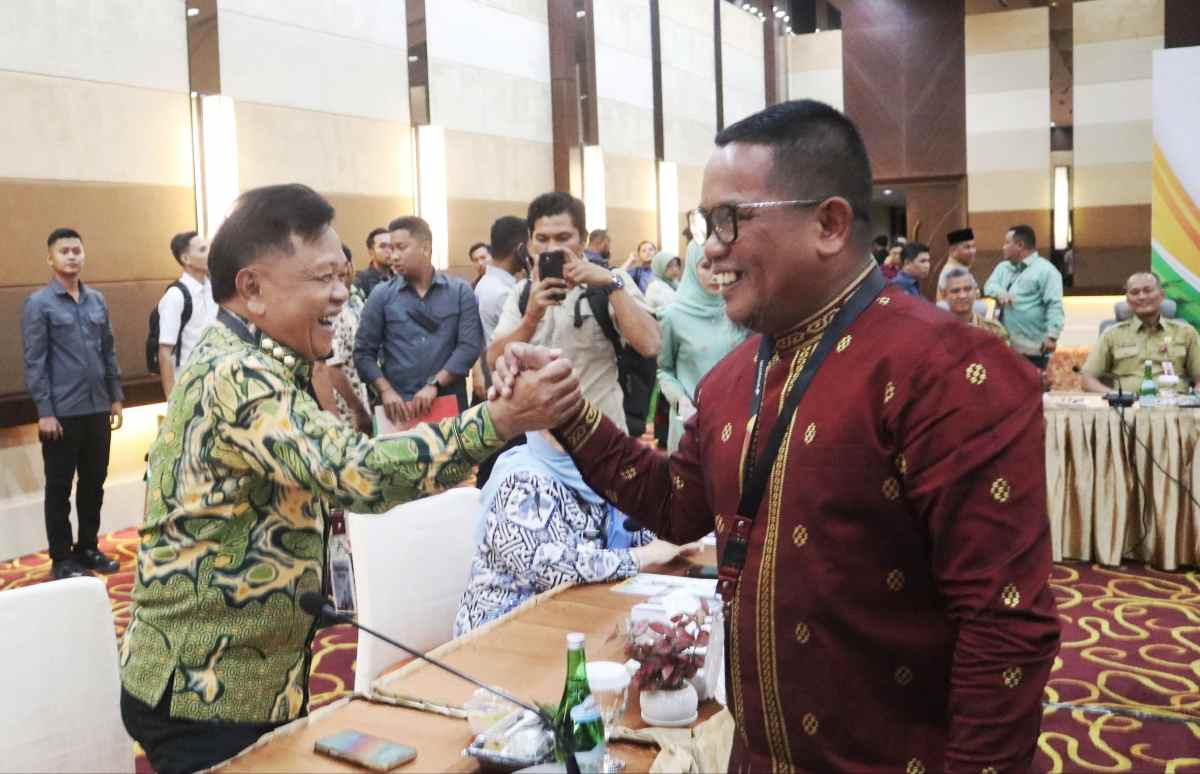 GoRiau - Bupati Asmar Ikut RUPS dan RUPSLB Bank Riau Kepri Syariah