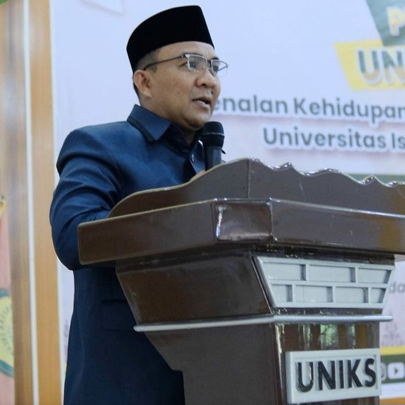 GoRiau - Nopriadi Mundur dari Rektor Uniks