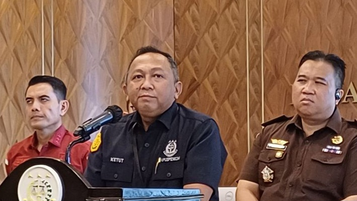 GoRiau - Kejagung Serahkan Penguntit Jampidsus ke Paminal Polri