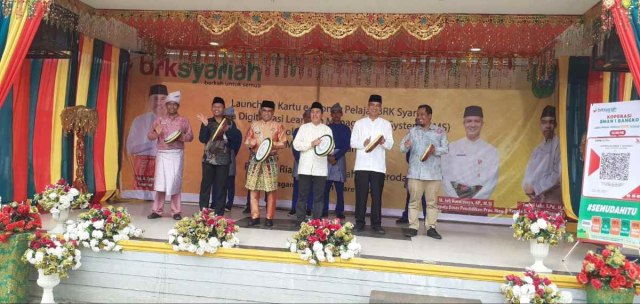 GoRiau - Gubernur Riau Luncurkan Kartu e-Money Pelajar dan Sistem ... GoRiau - Gubernur Riau Luncurkan Kartu e-Money Pelajar dan Sistem ...