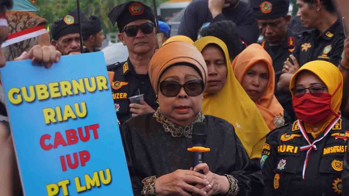 GoRiau - Geruduk Kantor Gubernur Riau, Nelayan Rupat: Pulau Kami Nyaris ...