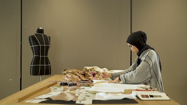 GoRiau - Di Fasilitasi Asia Pacific Rayon, Desainer Muda Riau Bawa ...