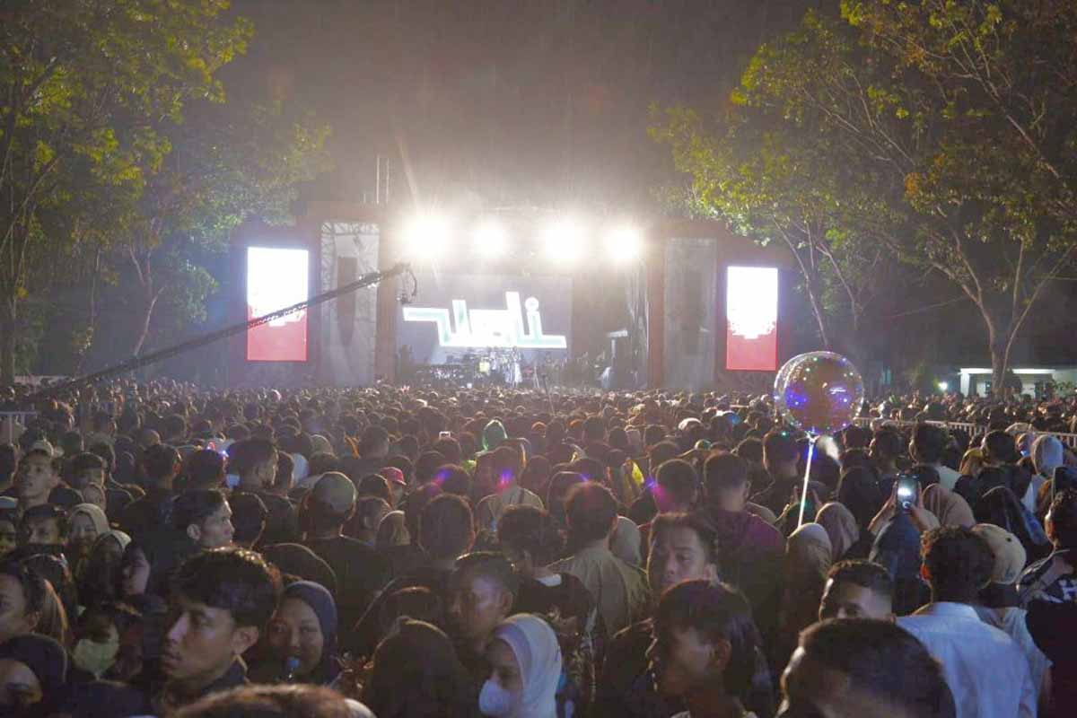 GoRiau - Ribuan Warga Tumpah Ruah di Malam Puncak HUT ke-239 Kota Pekanbaru